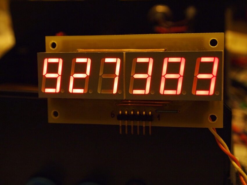 Frequency counter with PIC16F628A - Electronics-Lab