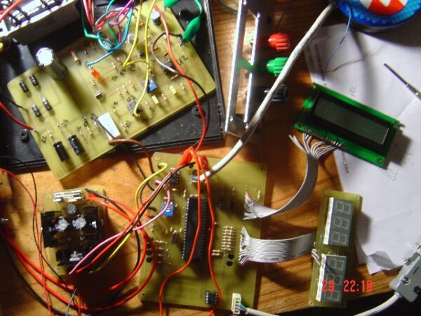 Digital Volt and Amp Meter with Temperature Control - Electronics-Lab