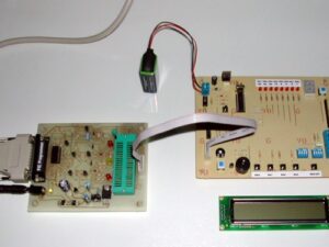 PlayPIC 2 Small.jpg - Electronics-Lab.com