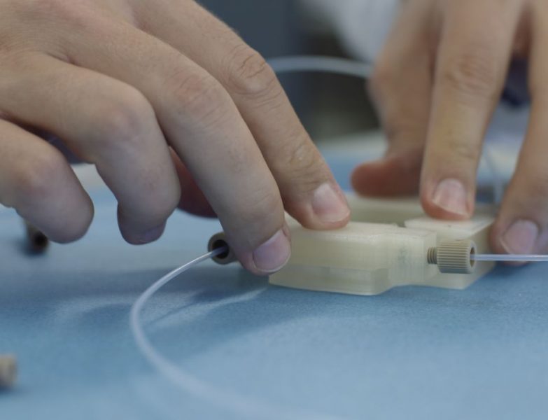 Assembled 3D printed microfluidic device - Electronics-Lab.com