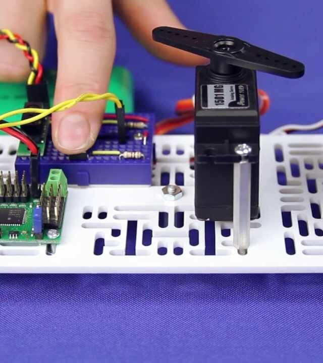 Micro Maestro 6-Channel USB Servo Controller - Electronics-Lab.com