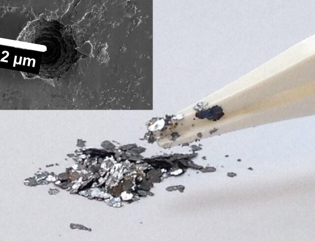 Kish graphite flakes-web.jpg - Electronics-Lab.com