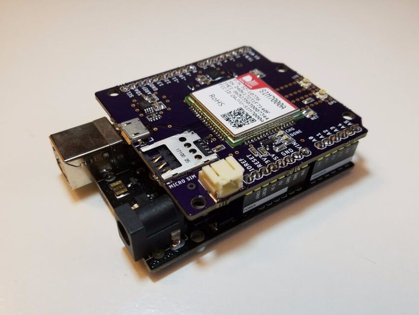 lte_shield_on_arduino_2nhPxMA8p7 - Electronics-Lab.com