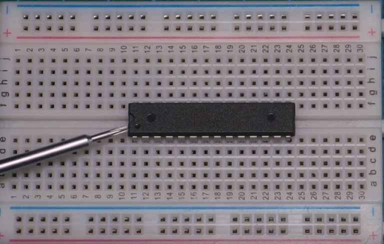 Arduino (Atmega328p) on a Breadboard - Electronics-Lab