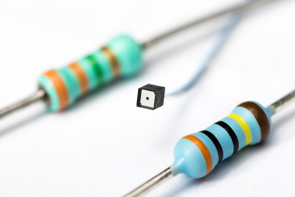 Micro camera module fits space-constrained devices - Electronics-Lab.com Micro camera module fits space-constrained devices - Electronics-Lab.com