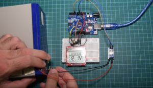 DIY Arduino Uno LCD Voltmeter - Electronics-Lab
