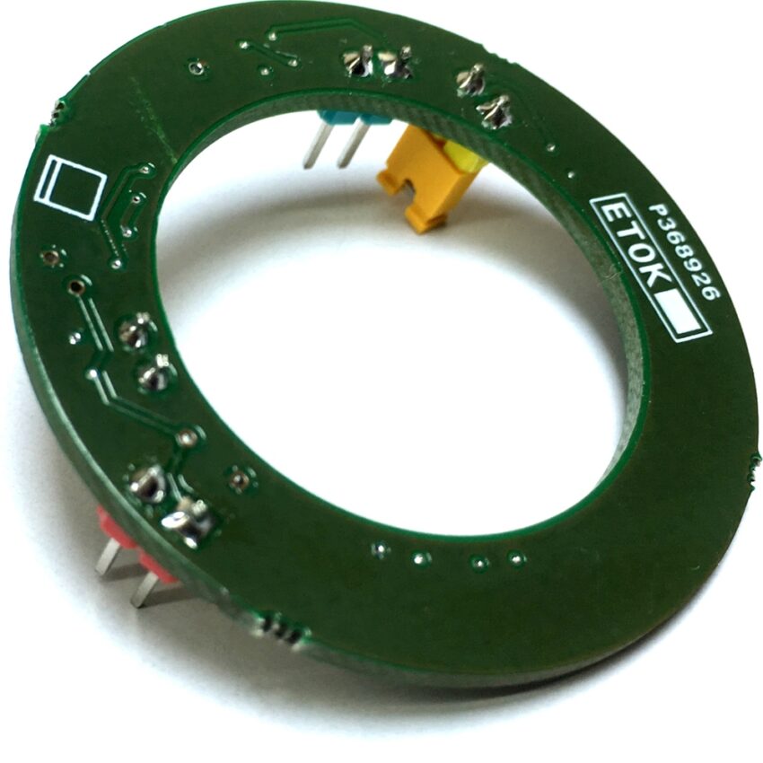 Mini Speaker Attached Audio Amplifier using TS4871 - Electronics-Lab.com