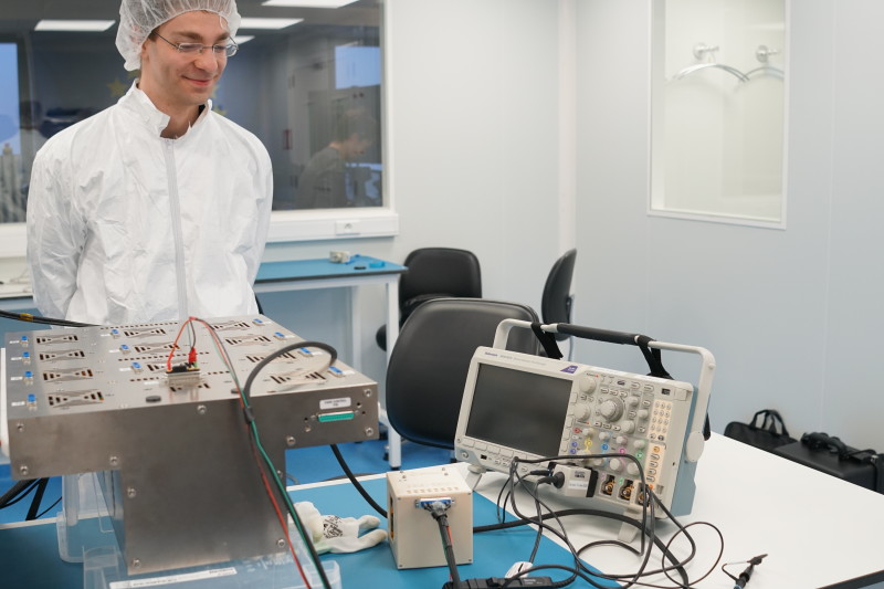 ESA - Electronics-Lab.com ESA - Electronics-Lab.com