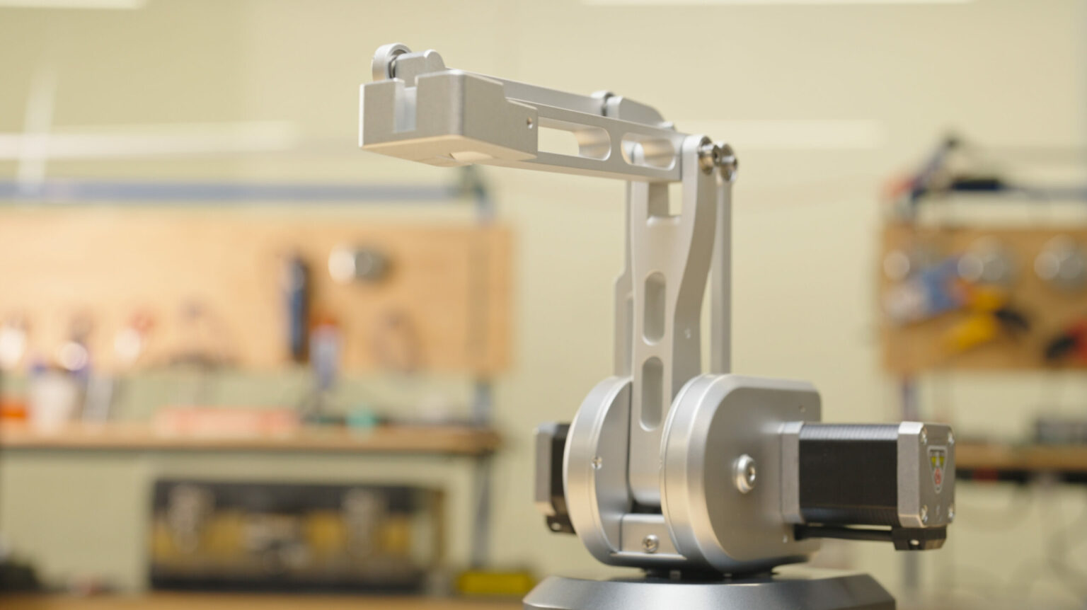 Learn how! Robotic ultraArm P340 by Arduino sketches, engraves, and ...