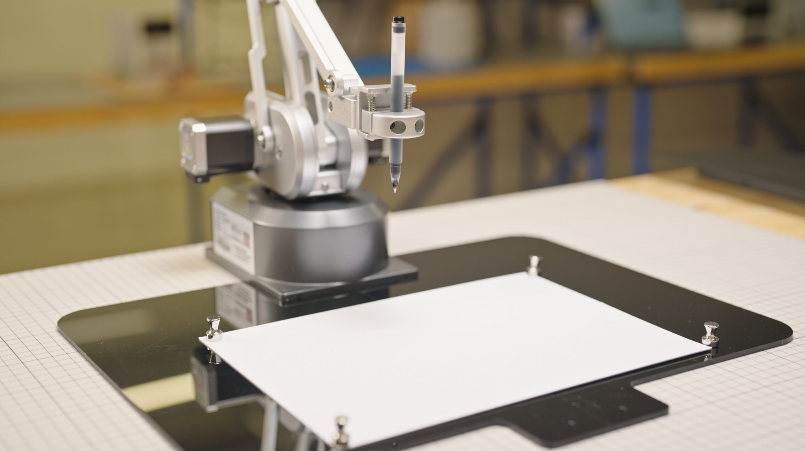 Learn how! Robotic ultraArm P340 by Arduino sketches, engraves, and ...