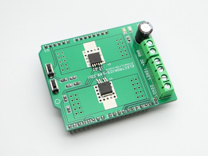 Two Channel Smart Low-Side Power Switch for Inductive, Resistive and ...