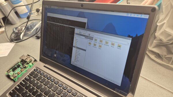 CrowView Note Review - A 14-Inch Portable Monitor with Keyboard & Mouse - Electronics-Lab