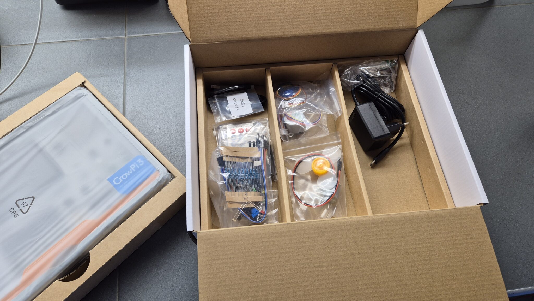 CrowPi 3 Raspberry Pi-based learning Kit with 30+ Modules