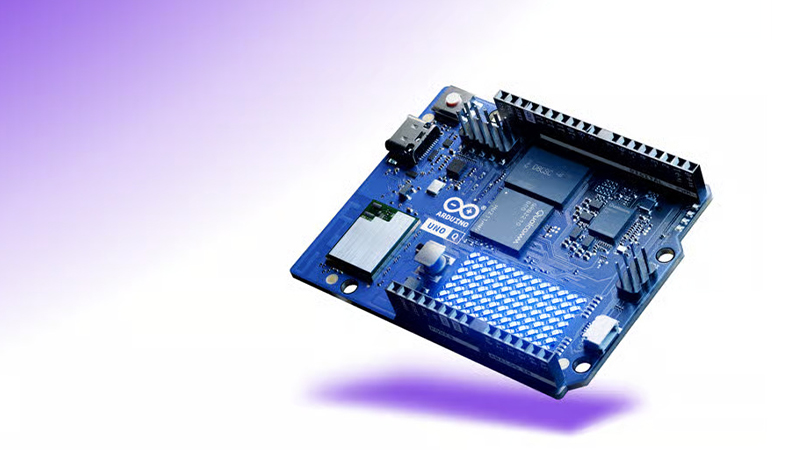 Arduino UNO Q with Qualcomm SoC and STM32 MCU for AI.